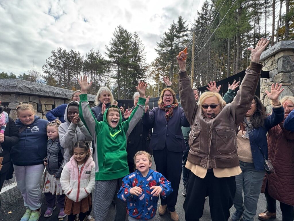 Sen. Teresa S. Pierce joins dedication ceremony for new gateway at ...